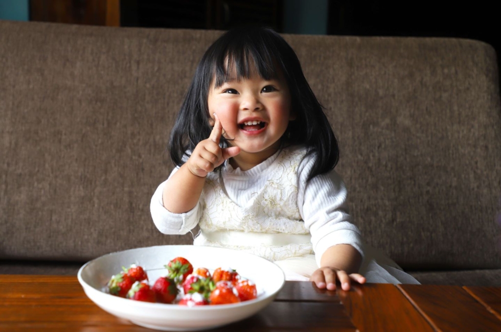 Play with Food: Tips, Hacks and Games for Babies &Toddlers